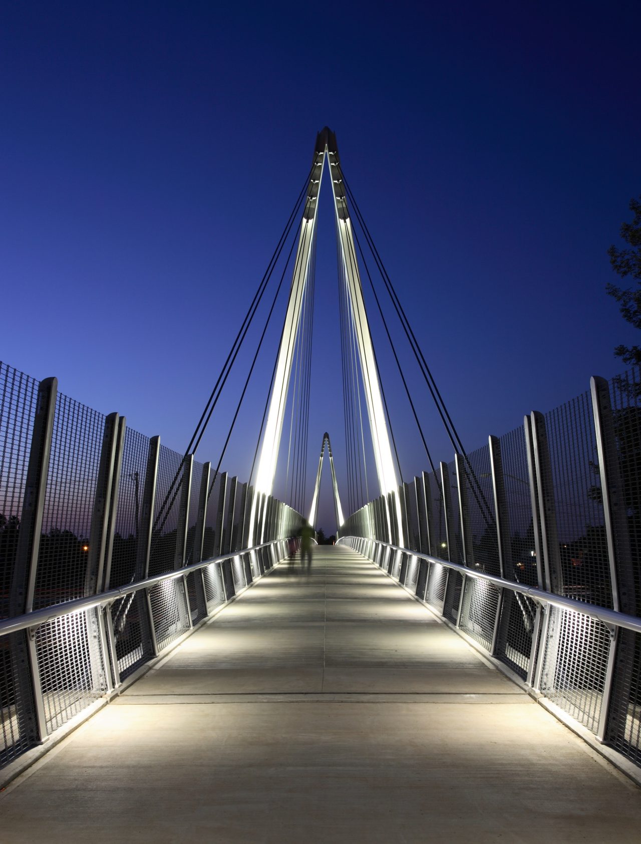 Award Winning Bicycle–Pedestrian Bridge joining Cupertino and Sunnyvale ...